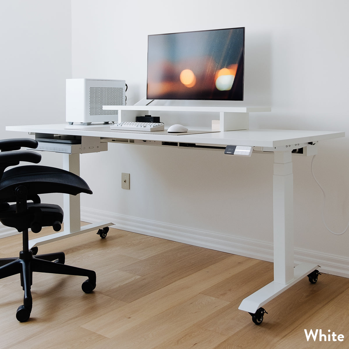 Desky Dual Laminate Sit Stand Desk