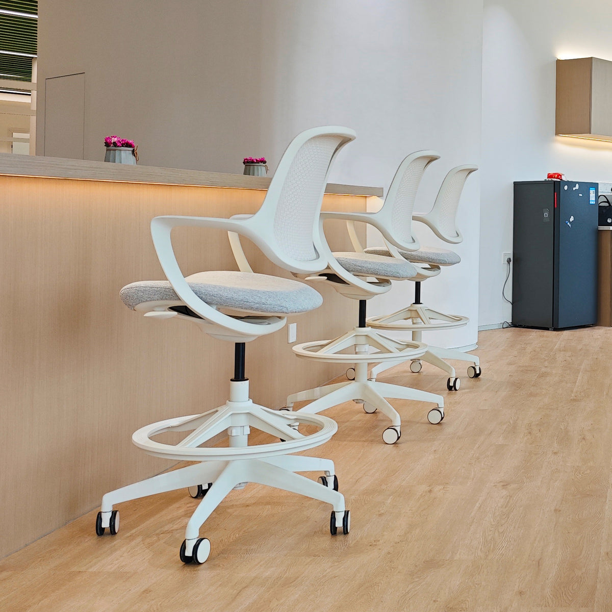 Desky Evoque Low Back Office Chair