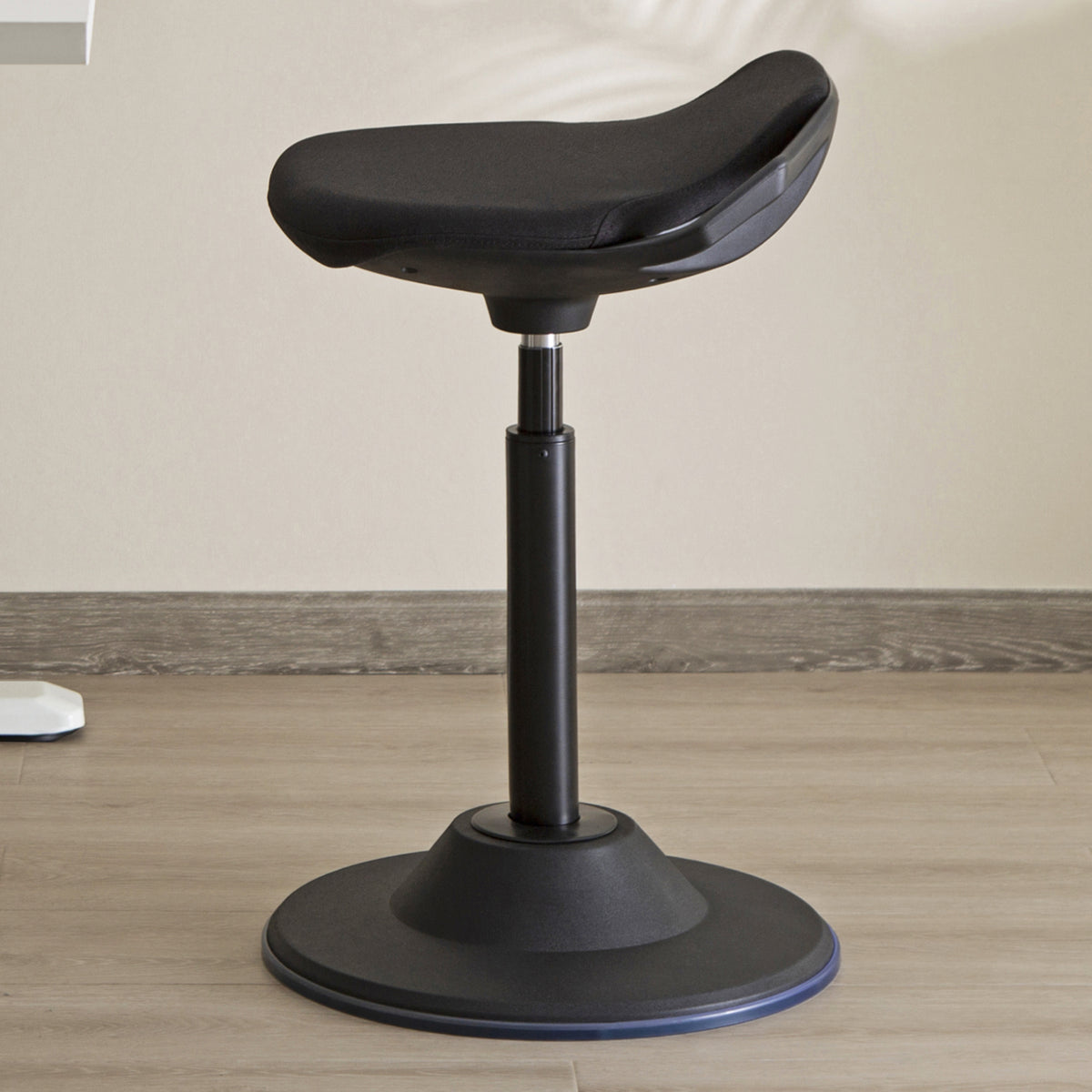 Desky Sit Stand Pro Active Stool | Desky Canada